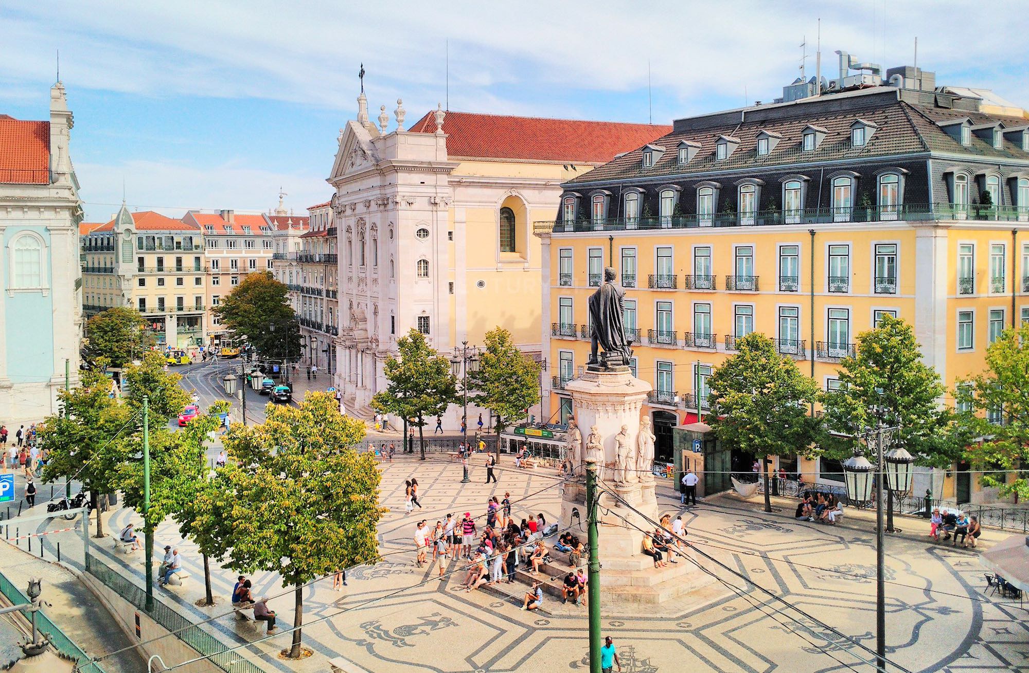 Chiado property market in 2022 / 2023 - Prices per sqm meter to buy a ...